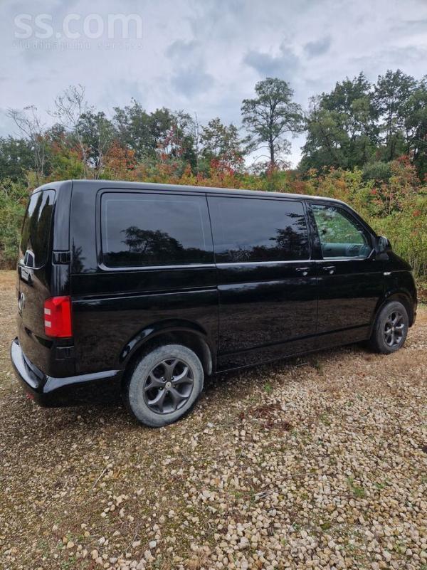 Melns Volkswagen Caravelle 2010 Jēkabpils, ar dzinēja tilpumu 2.00 L un nobraukumu 555 tūkst. km par 10200 €, foto 10 vietnē AUTOMOTO.COM.LV
