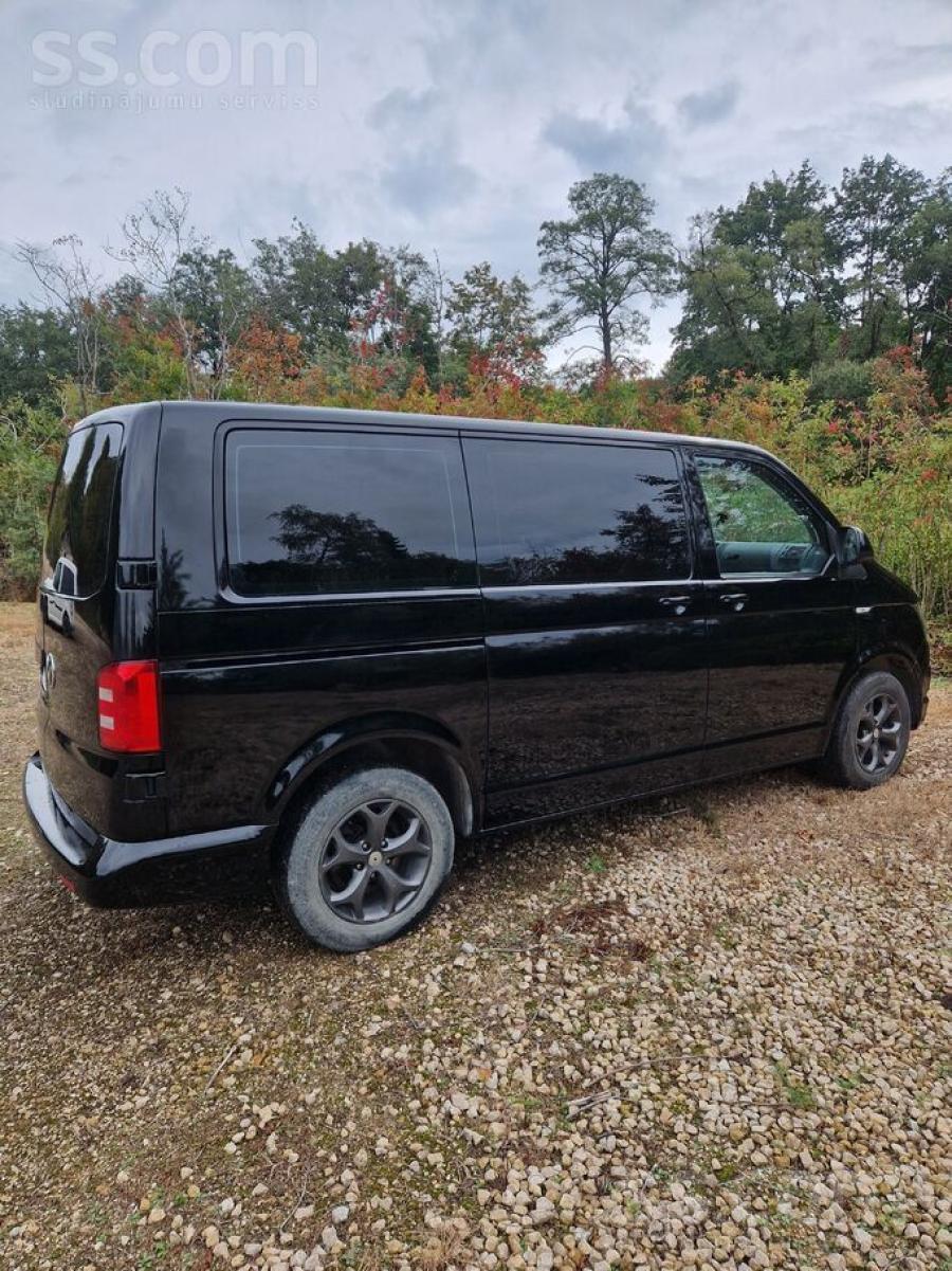 Melns Volkswagen Caravelle 2010 Jēkabpils, ar dzinēja tilpumu 2.00 L un nobraukumu 555 tūkst. km par 10200 €, foto 10 vietnē AUTOMOTO.COM.LV