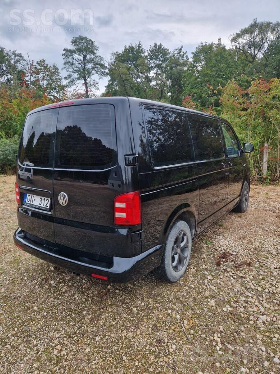 Melns Volkswagen Caravelle 2010 Jēkabpils, ar dzinēja tilpumu 2.00 L un nobraukumu 555 tūkst. km par 10200 €, foto 11 vietnē AUTOMOTO.COM.LV