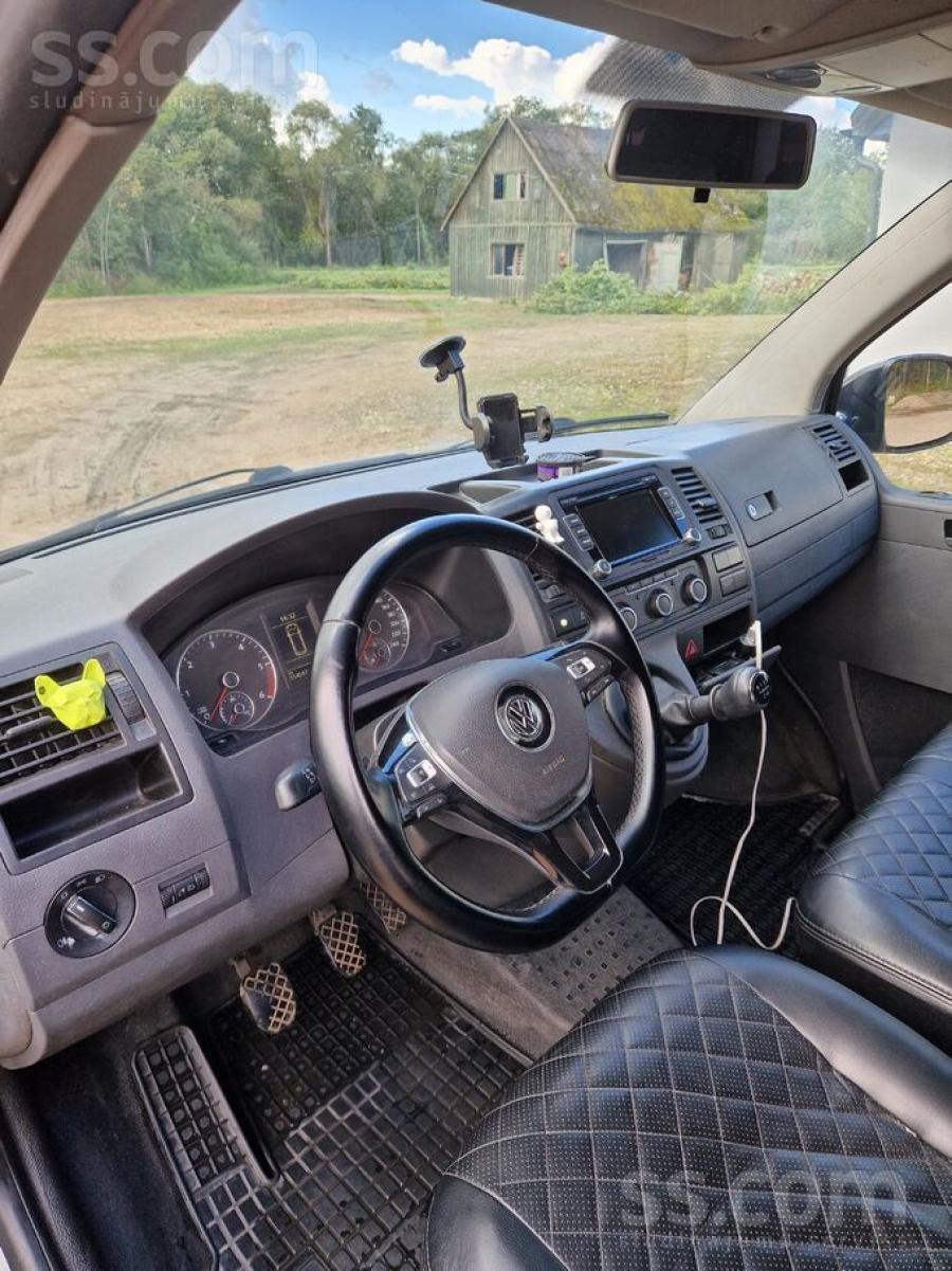 Melns Volkswagen Caravelle 2010 Jēkabpils, ar dzinēja tilpumu 2.00 L un nobraukumu 555 tūkst. km par 10200 €, foto 14 vietnē AUTOMOTO.COM.LV