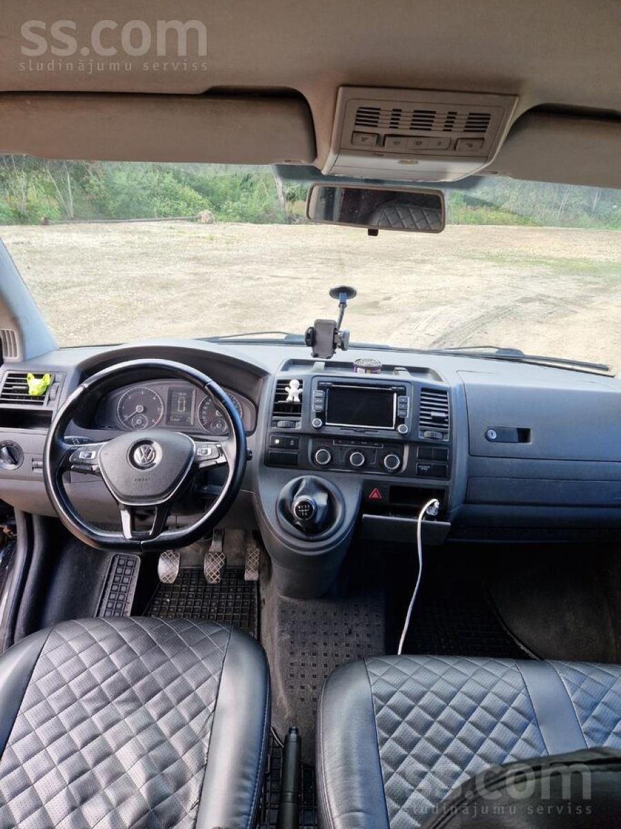 Melns Volkswagen Caravelle 2010 Jēkabpils, ar dzinēja tilpumu 2.00 L un nobraukumu 555 tūkst. km par 10200 €, foto 15 vietnē AUTOMOTO.COM.LV