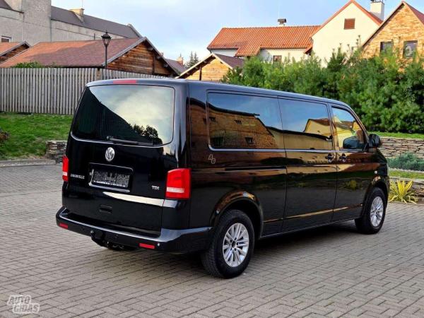 Melns Volkswagen Caravelle 2011 Viļņa, ar dzinēja tilpumu 2.00 L un nobraukumu 271 tūkst. km par 11400 €, foto 8 vietnē AUTOMOTO.COM.LV