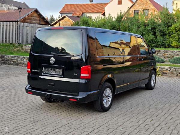 Melns Volkswagen Caravelle 2011 Viļņa, ar dzinēja tilpumu 2.00 L un nobraukumu 271 tūkst. km par 11400 €, foto 9 vietnē AUTOMOTO.COM.LV