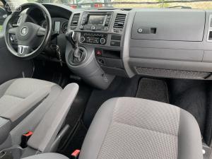 Melns Volkswagen Caravelle 2011 Kauņa, ar dzinēja tilpumu 2.00 L un nobraukumu 240 tūkst. km par 13499 €, foto 13 vietnē AUTOMOTO.COM.LV