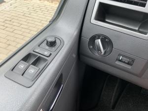 Melns Volkswagen Caravelle 2011 Kauņa, ar dzinēja tilpumu 2.00 L un nobraukumu 240 tūkst. km par 13499 €, foto 19 vietnē AUTOMOTO.COM.LV