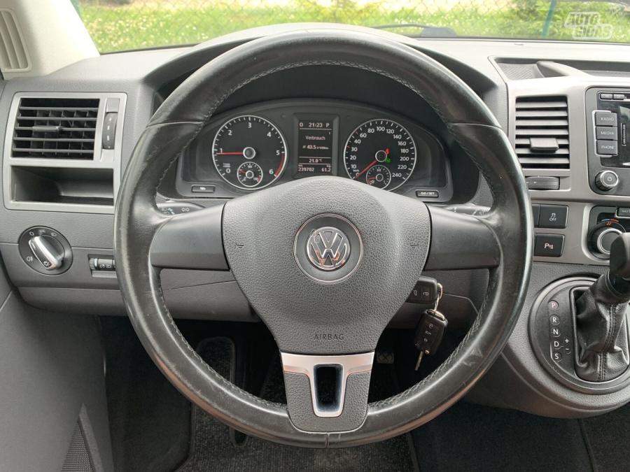 Melns Volkswagen Caravelle 2011 Kauņa, ar dzinēja tilpumu 2.00 L un nobraukumu 240 tūkst. km par 13499 €, foto 20 vietnē AUTOMOTO.COM.LV