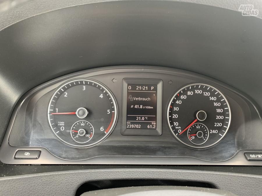 Melns Volkswagen Caravelle 2011 Kauņa, ar dzinēja tilpumu 2.00 L un nobraukumu 240 tūkst. km par 13499 €, foto 21 vietnē AUTOMOTO.COM.LV