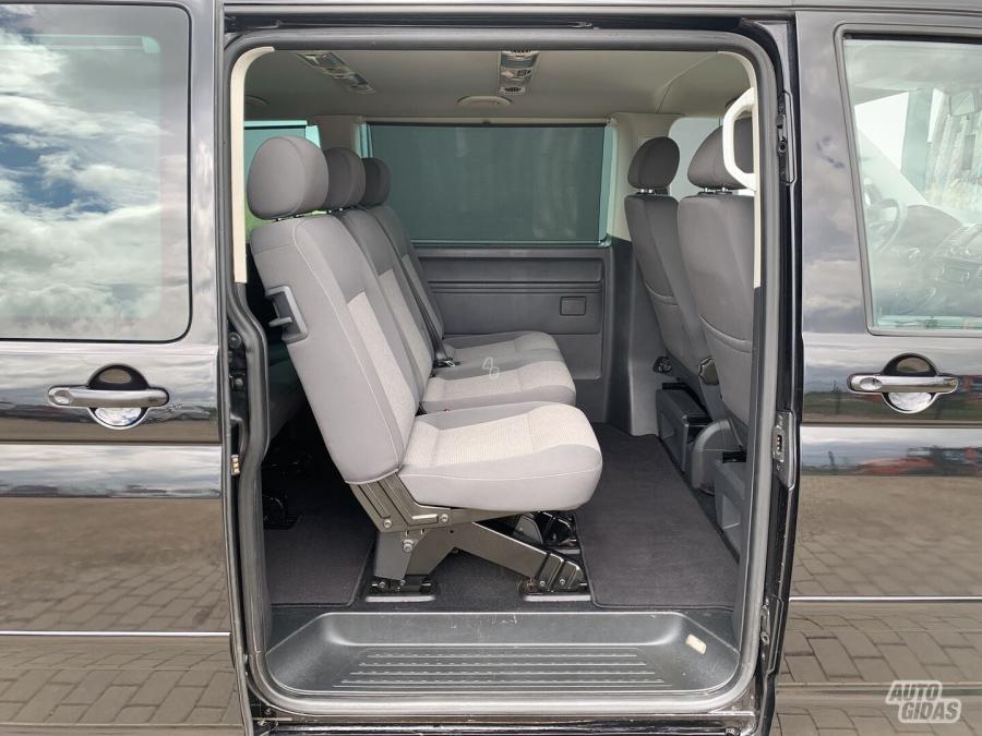 Melns Volkswagen Caravelle 2011 Kauņa, ar dzinēja tilpumu 2.00 L un nobraukumu 240 tūkst. km par 13499 €, foto 28 vietnē AUTOMOTO.COM.LV