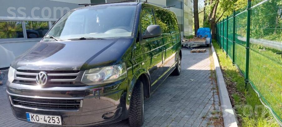 Black Volkswagen Caravelle 2011 in Riga, with an engine capacity of 2.00 L and mileage of 314 thousand km for 5700 €, photo 4 on AUTOMOTO.COM.LV