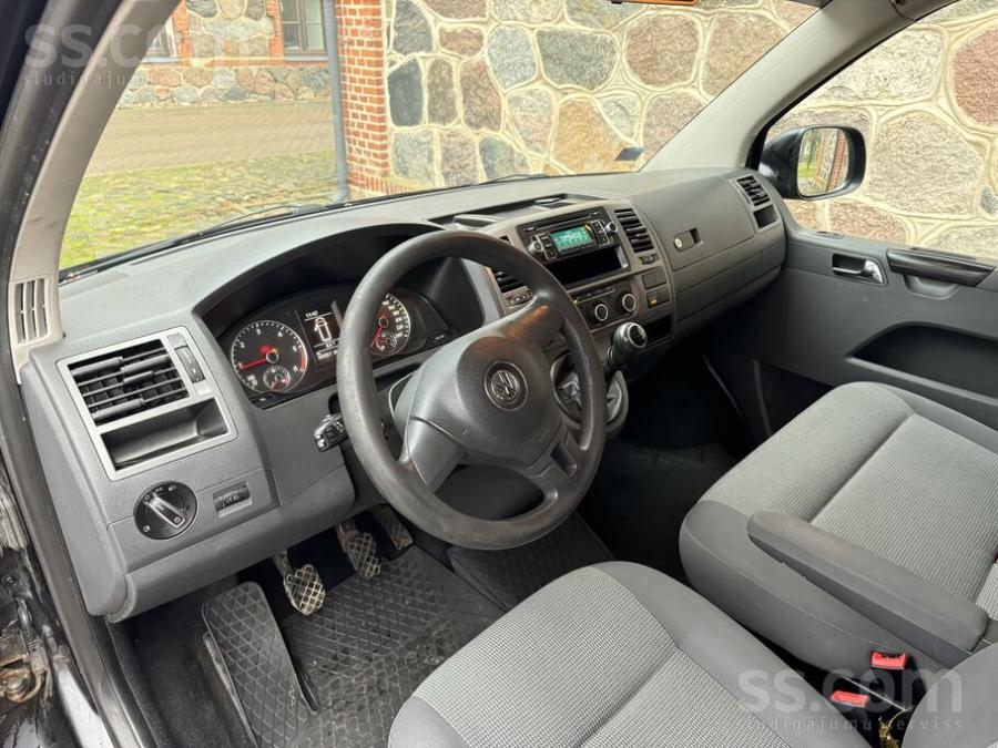 Melns Volkswagen Caravelle 2012 Gulbene, ar dzinēja tilpumu 2.00 L un nobraukumu 0 tūkst. km par 8500 €, foto 6 vietnē AUTOMOTO.COM.LV