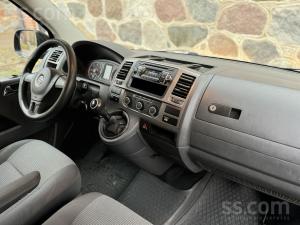Melns Volkswagen Caravelle 2012 Gulbene, ar dzinēja tilpumu 2.00 L un nobraukumu 0 tūkst. km par 8500 €, foto 8 vietnē AUTOMOTO.COM.LV