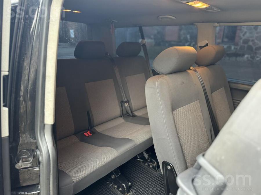 Melns Volkswagen Caravelle 2012 Gulbene, ar dzinēja tilpumu 2.00 L un nobraukumu 0 tūkst. km par 8500 €, foto 10 vietnē AUTOMOTO.COM.LV