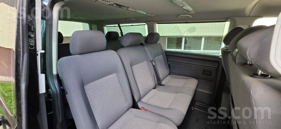Melns Volkswagen Caravelle 2012 Rīga, ar dzinēja tilpumu 2.00 L un nobraukumu 40 tūkst. km par 8950 €, foto 9 vietnē AUTOMOTO.COM.LV