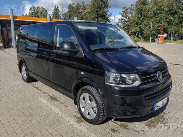 Melns Volkswagen Caravelle 2012 Jelgava, ar dzinēja tilpumu 2.00 L un nobraukumu 402 tūkst. km par 8250 €, foto 3 vietnē AUTOMOTO.COM.LV