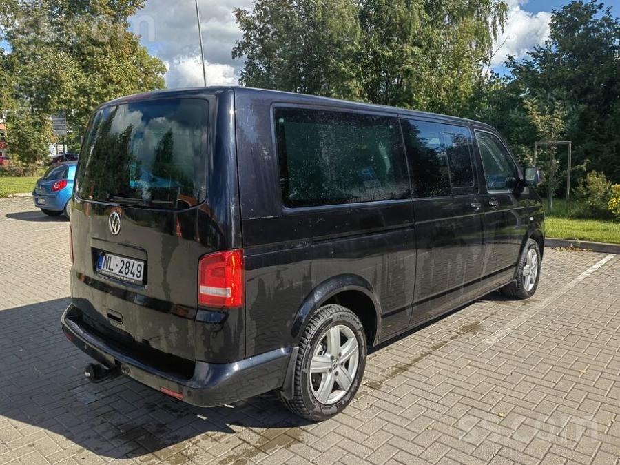 Melns Volkswagen Caravelle 2012 Jelgava, ar dzinēja tilpumu 2.00 L un nobraukumu 402 tūkst. km par 8250 €, foto 4 vietnē AUTOMOTO.COM.LV