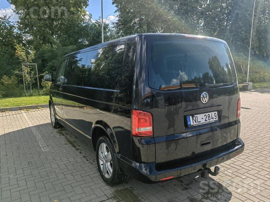 Melns Volkswagen Caravelle 2012 Jelgava, ar dzinēja tilpumu 2.00 L un nobraukumu 402 tūkst. km par 8250 €, foto 5 vietnē AUTOMOTO.COM.LV