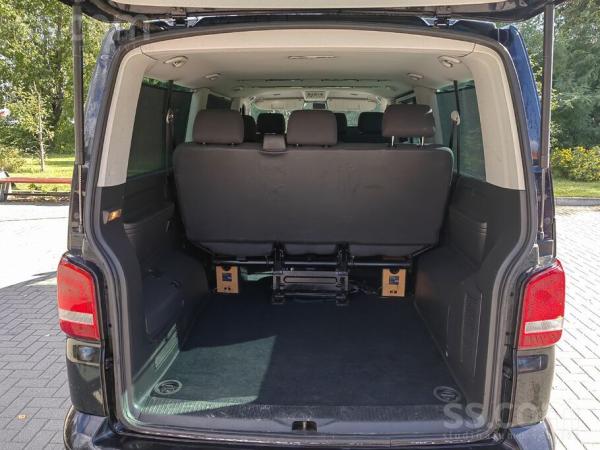 Melns Volkswagen Caravelle 2012 Jelgava, ar dzinēja tilpumu 2.00 L un nobraukumu 402 tūkst. km par 8250 €, foto 7 vietnē AUTOMOTO.COM.LV