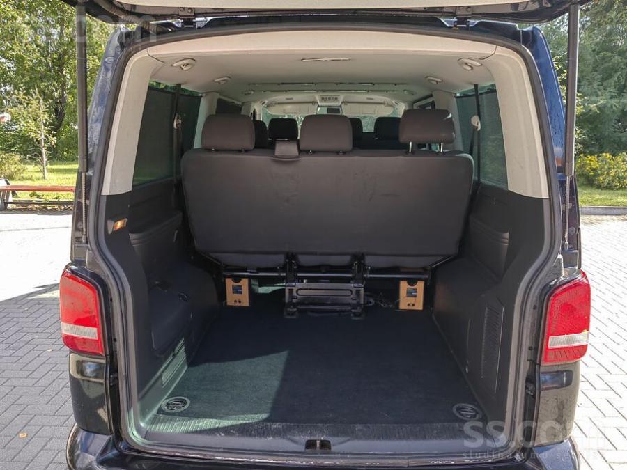 Melns Volkswagen Caravelle 2012 Jelgava, ar dzinēja tilpumu 2.00 L un nobraukumu 402 tūkst. km par 8250 €, foto 7 vietnē AUTOMOTO.COM.LV