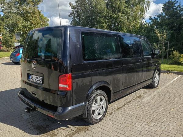 Melns Volkswagen Caravelle 2012 Jelgava, ar dzinēja tilpumu 2.00 L un nobraukumu 402 tūkst. km par 8250 €, foto 4 vietnē AUTOMOTO.COM.LV