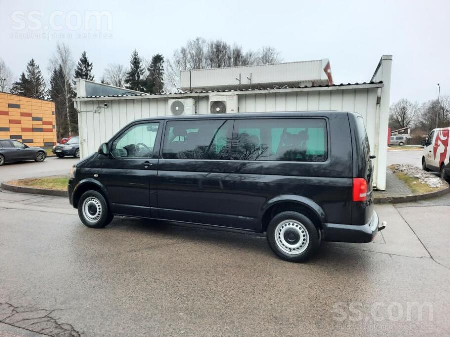 Melns Volkswagen Caravelle 2013 Rīga, ar dzinēja tilpumu 2.00 L un nobraukumu 262 tūkst. km par 13900 €, foto 1 vietnē AUTOMOTO.COM.LV