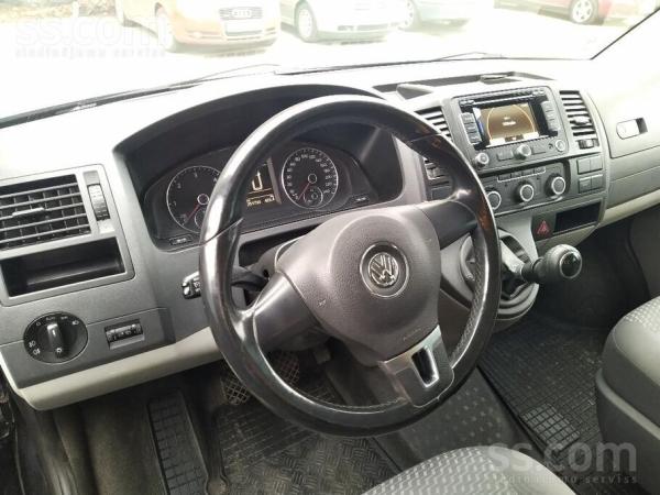 Black Volkswagen Caravelle 2013 in Riga, with an engine capacity of 2.00 L and mileage of 262 thousand km for 13900 €, photo 2 on AUTOMOTO.COM.LV