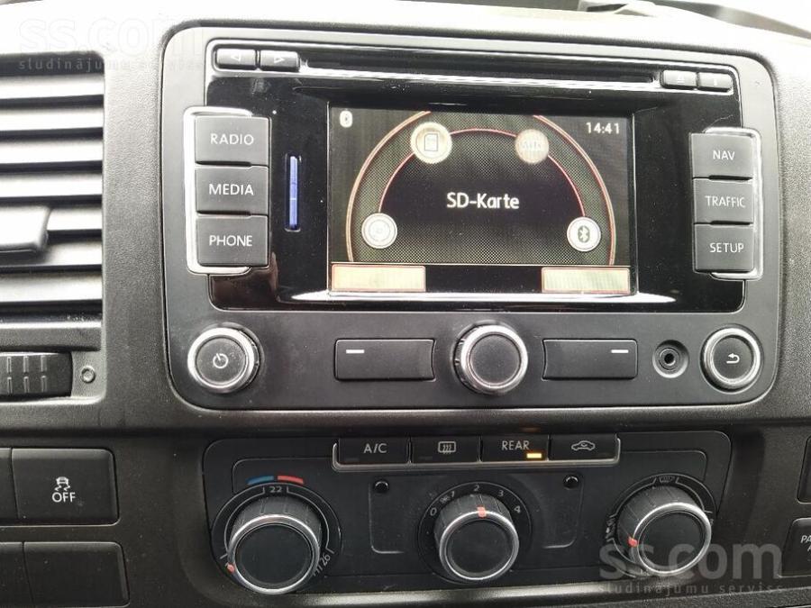 Melns Volkswagen Caravelle 2013 Rīga, ar dzinēja tilpumu 2.00 L un nobraukumu 262 tūkst. km par 13900 €, foto 7 vietnē AUTOMOTO.COM.LV