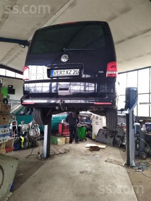 Melns Volkswagen Caravelle 2013 Rīga, ar dzinēja tilpumu 2.00 L un nobraukumu 262 tūkst. km par 13900 €, foto 22 vietnē AUTOMOTO.COM.LV