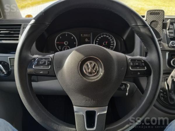 Melns Volkswagen Caravelle 2014 Dobele, ar dzinēja tilpumu 2.00 L un nobraukumu 267 tūkst. km par 15900 €, foto 9 vietnē AUTOMOTO.COM.LV