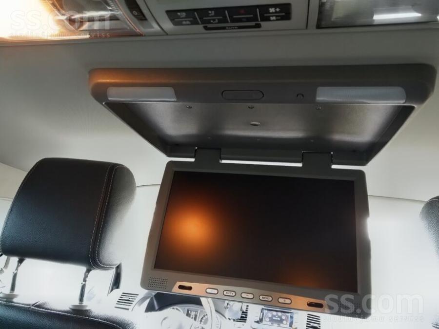 Melns Volkswagen Caravelle 2014 Dobele, ar dzinēja tilpumu 2.00 L un nobraukumu 267 tūkst. km par 15900 €, foto 11 vietnē AUTOMOTO.COM.LV