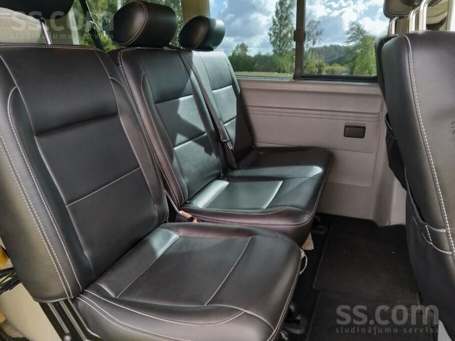 Melns Volkswagen Caravelle 2014 Dobele, ar dzinēja tilpumu 2.00 L un nobraukumu 267 tūkst. km par 15900 €, foto 13 vietnē AUTOMOTO.COM.LV