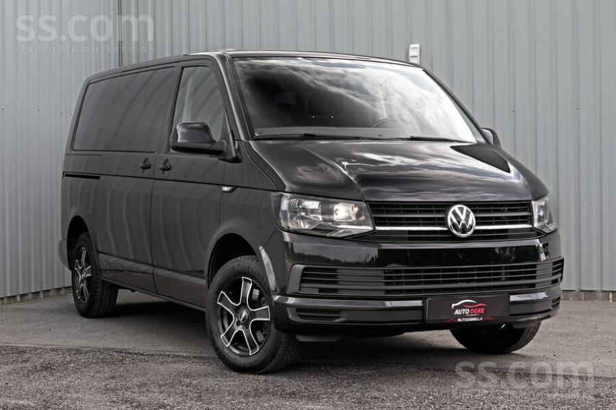 Melns Volkswagen Caravelle 2016 Ogre, ar dzinēja tilpumu 2.00 L un nobraukumu 151 tūkst. km par 19900 €, foto 3 vietnē AUTOMOTO.COM.LV