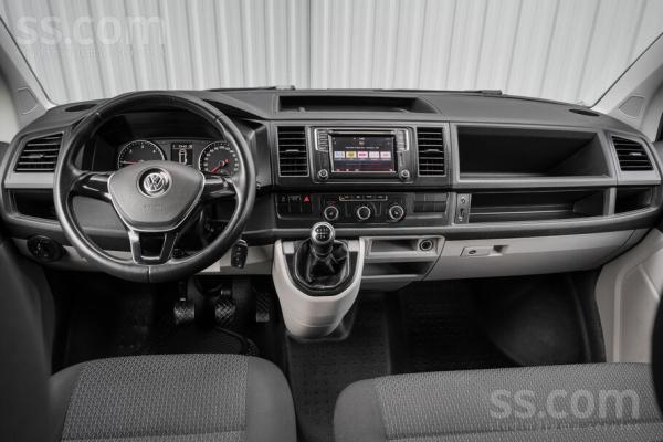 Melns Volkswagen Caravelle 2016 Ogre, ar dzinēja tilpumu 2.00 L un nobraukumu 151 tūkst. km par 19900 €, foto 9 vietnē AUTOMOTO.COM.LV