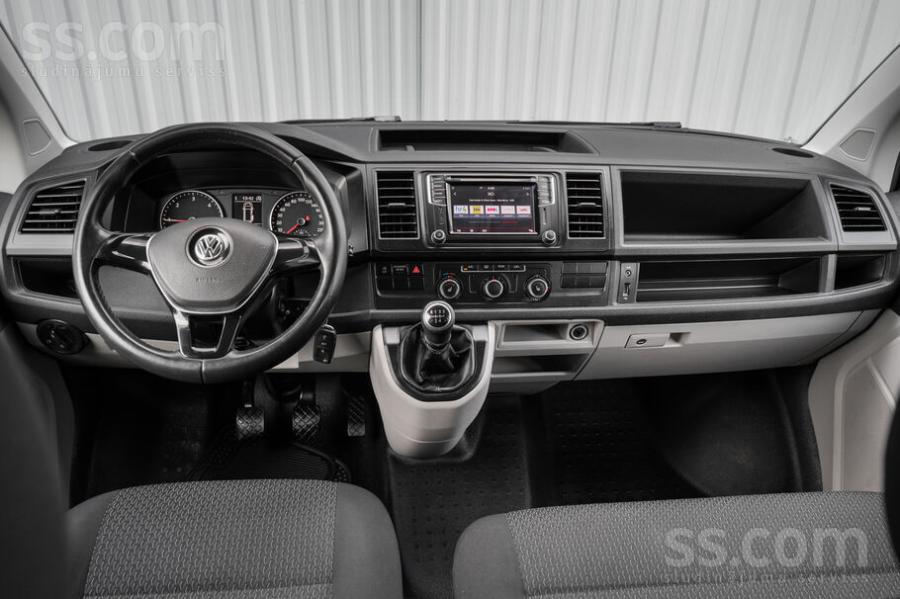 Melns Volkswagen Caravelle 2016 Ogre, ar dzinēja tilpumu 2.00 L un nobraukumu 151 tūkst. km par 19900 €, foto 10 vietnē AUTOMOTO.COM.LV