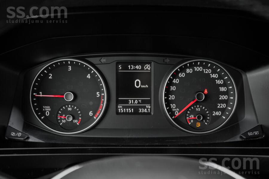 Melns Volkswagen Caravelle 2016 Ogre, ar dzinēja tilpumu 2.00 L un nobraukumu 151 tūkst. km par 19900 €, foto 13 vietnē AUTOMOTO.COM.LV