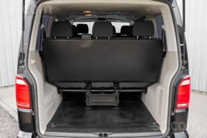 Melns Volkswagen Caravelle 2016 Ogre, ar dzinēja tilpumu 2.00 L un nobraukumu 151 tūkst. km par 19900 €, foto 20 vietnē AUTOMOTO.COM.LV