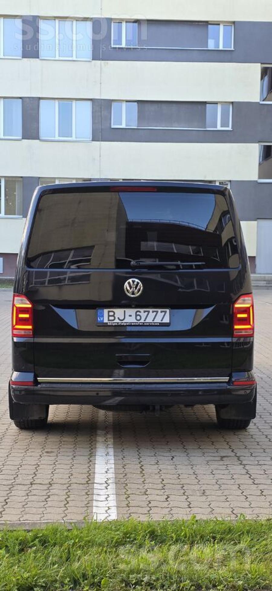 Melns Volkswagen Caravelle 2016 Rīga, ar dzinēja tilpumu 2.00 L un nobraukumu 450 tūkst. km par 21300 €, foto 7 vietnē AUTOMOTO.COM.LV