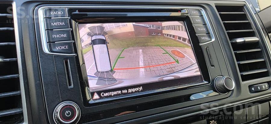 Melns Volkswagen Caravelle 2016 Rīga, ar dzinēja tilpumu 2.00 L un nobraukumu 450 tūkst. km par 21300 €, foto 23 vietnē AUTOMOTO.COM.LV
