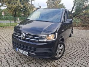 Black Volkswagen Caravelle 2017 in Riga, with an engine capacity of 2.00 L and mileage of 412 thousand km for 20570 €, photo 3 on AUTOMOTO.COM.LV