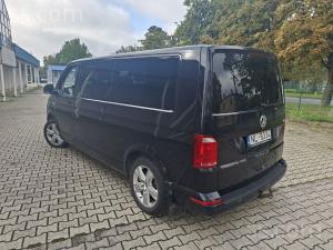 Black Volkswagen Caravelle 2017 in Riga, with an engine capacity of 2.00 L and mileage of 412 thousand km for 20570 €, photo 4 on AUTOMOTO.COM.LV