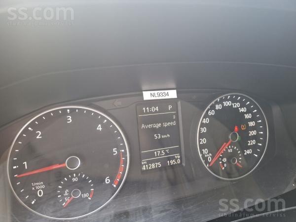 Black Volkswagen Caravelle 2017 in Riga, with an engine capacity of 2.00 L and mileage of 412 thousand km for 20570 €, photo 9 on AUTOMOTO.COM.LV