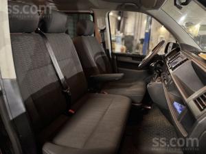 Melns Volkswagen Caravelle 2018 Rīga, ar dzinēja tilpumu 2.00 L un nobraukumu 283 tūkst. km par 20200 €, foto 5 vietnē AUTOMOTO.COM.LV