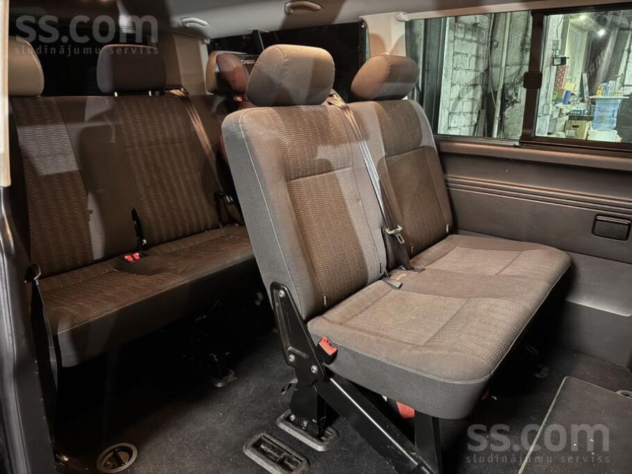 Melns Volkswagen Caravelle 2018 Rīga, ar dzinēja tilpumu 2.00 L un nobraukumu 283 tūkst. km par 20200 €, foto 6 vietnē AUTOMOTO.COM.LV