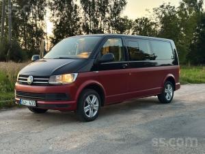 Melns Volkswagen Caravelle 2018 Rīga, ar dzinēja tilpumu 2.40 L un nobraukumu 292 tūkst. km par 22500 €, foto  vietnē AUTOMOTO.COM.LV