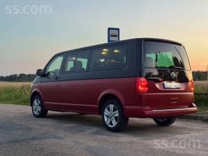 Melns Volkswagen Caravelle 2018 Rīga, ar dzinēja tilpumu 2.40 L un nobraukumu 292 tūkst. km par 22500 €, foto 4 vietnē AUTOMOTO.COM.LV