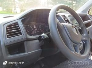 Melns Volkswagen Caravelle 2018 Rīga, ar dzinēja tilpumu 2.40 L un nobraukumu 292 tūkst. km par 22500 €, foto 5 vietnē AUTOMOTO.COM.LV