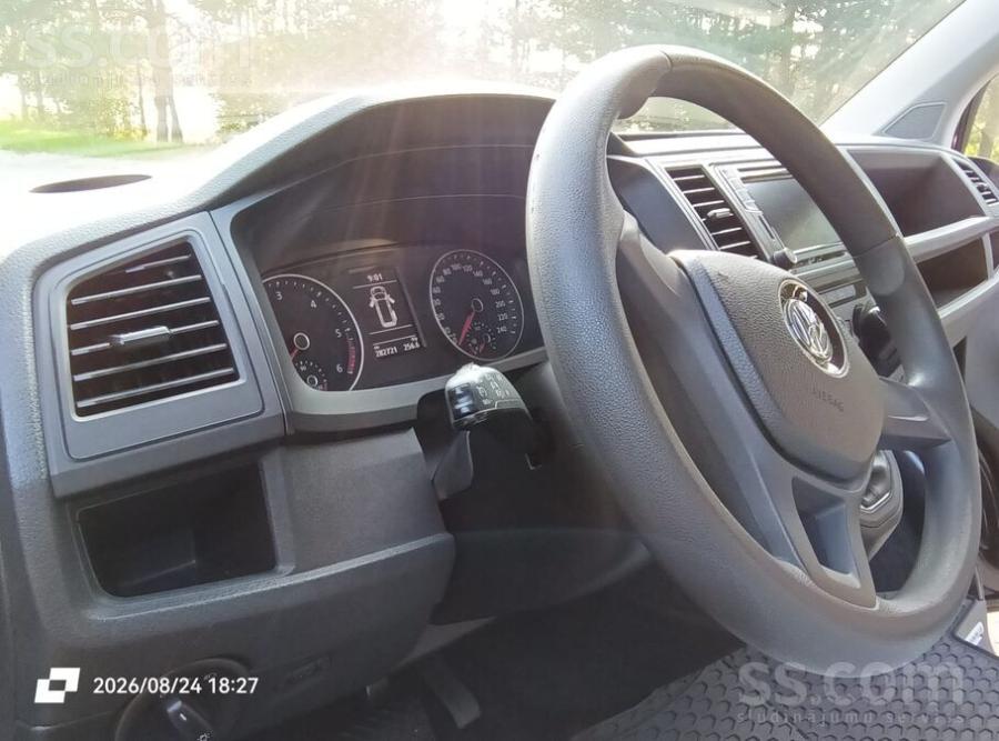 Melns Volkswagen Caravelle 2018 Rīga, ar dzinēja tilpumu 2.40 L un nobraukumu 292 tūkst. km par 22500 €, foto 5 vietnē AUTOMOTO.COM.LV