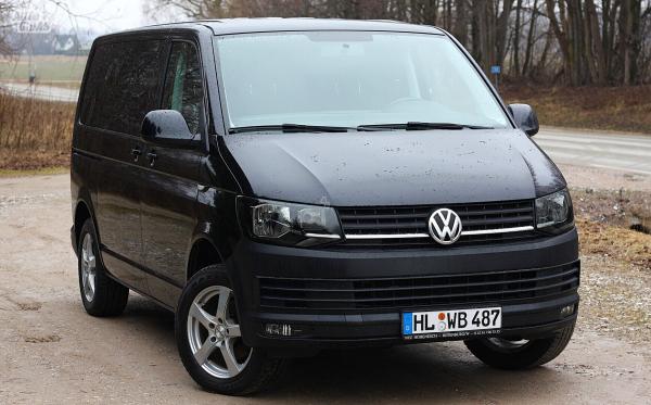 Black Volkswagen Caravelle 2019 in Petrikaiciai, with an engine capacity of 2.00 L and mileage of 67 thousand km for 24499 €, photo 1 on AUTOMOTO.COM.LV