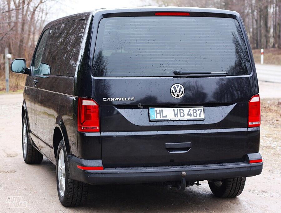 Melns Volkswagen Caravelle 2019 Petrikaičiai, ar dzinēja tilpumu 2.00 L un nobraukumu 67 tūkst. km par 24499 €, foto 9 vietnē AUTOMOTO.COM.LV