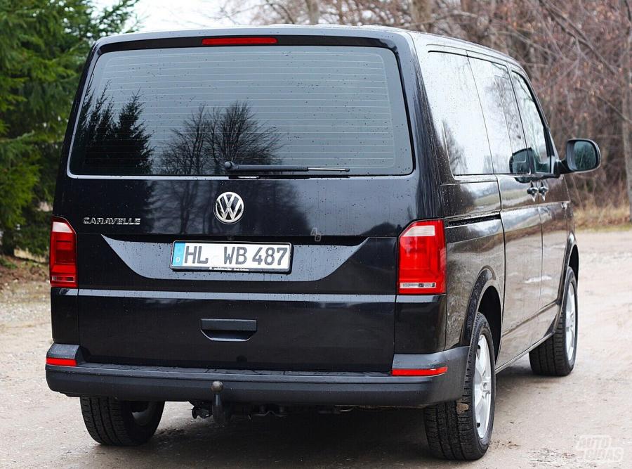 Melns Volkswagen Caravelle 2019 Petrikaičiai, ar dzinēja tilpumu 2.00 L un nobraukumu 67 tūkst. km par 24499 €, foto 12 vietnē AUTOMOTO.COM.LV