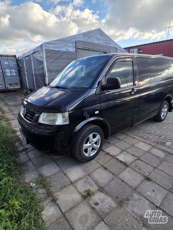 Black Volkswagen Caravelle 2007 in Siauliai, with an engine capacity of 2.50 L and mileage of 400 thousand km for 2990 €, photo 1 on AUTOMOTO.COM.LV